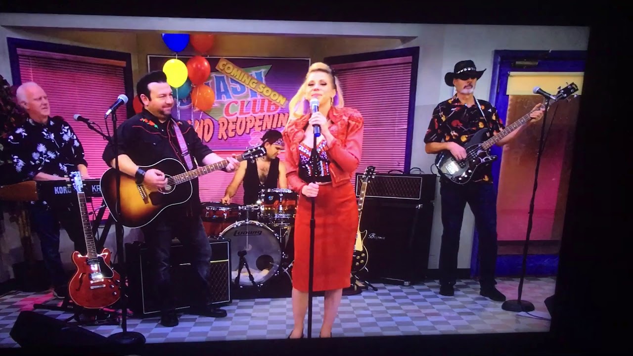 Fuller House- "You Bring Me Luck" - YouTube