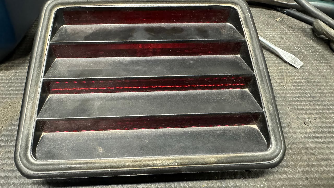How to Open Up And Replace The Bulb on A Mercedes-Benz W126 W124 & W201 ...