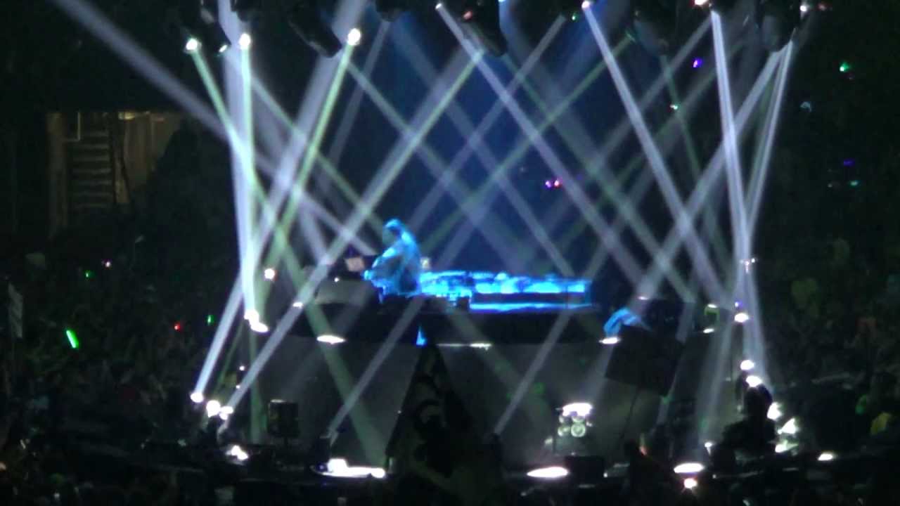 Bassnectar 360 Live in Nashville on New Years Eve NYE Opening Up at ...