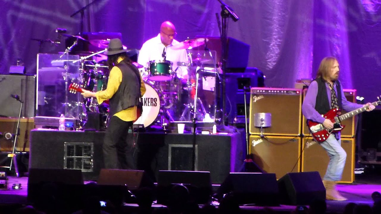 Tom Petty And The Heartbreakers - Refugee - YouTube