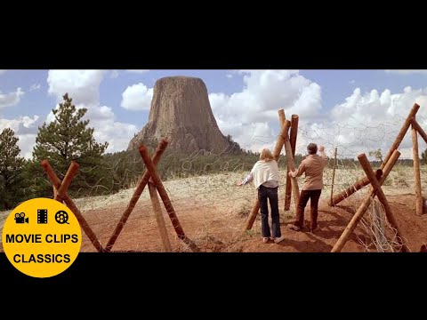 Close Encounters Of The Third Kind (1977) - Roy and Jillian drive to ...