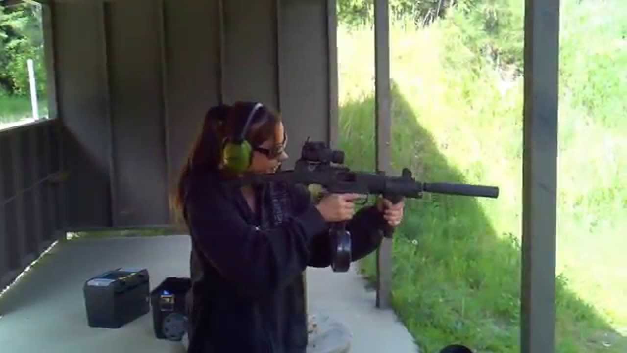 Girl Shooting An Uzi - YouTube
