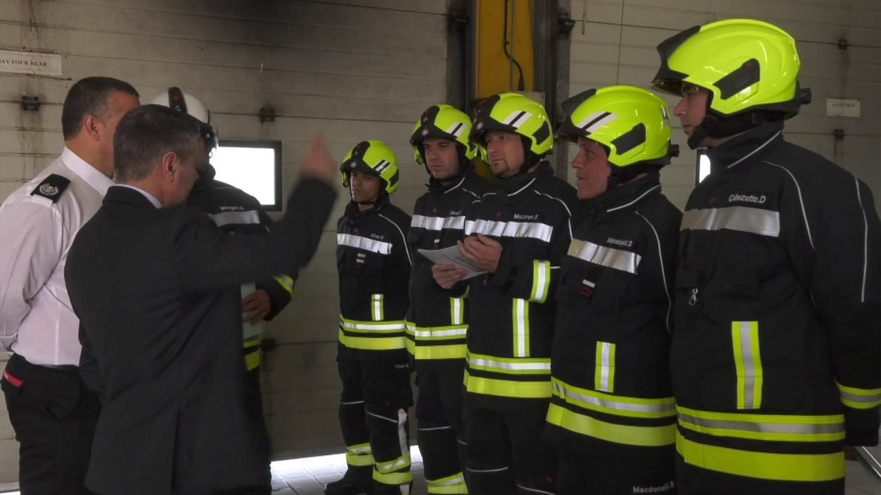 Airport Fire & Rescue Service unveils new kits 19.04.17 - YouTube