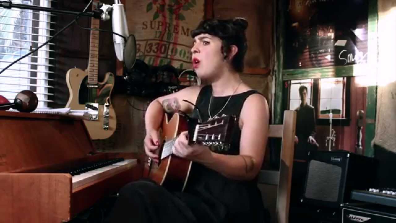 Emilee South Performs her song, 'Walk Away' - YouTube