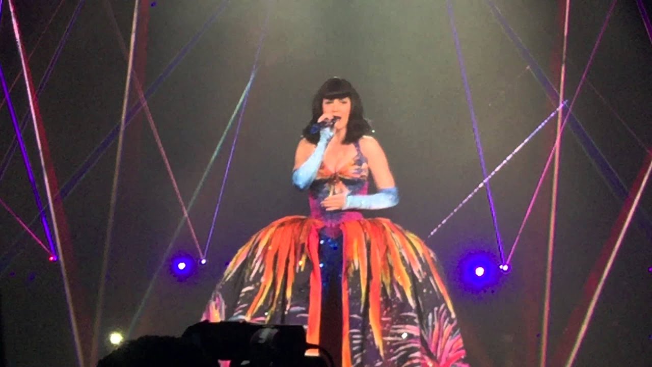 Katy Perry Firework Prismatic Tour Bratislava 27.2.2015 - YouTube