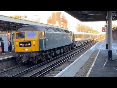 Class 47 + 701 | 47727 ‘Edinburgh Castle’ + 701037 | GB Railfreight ...
