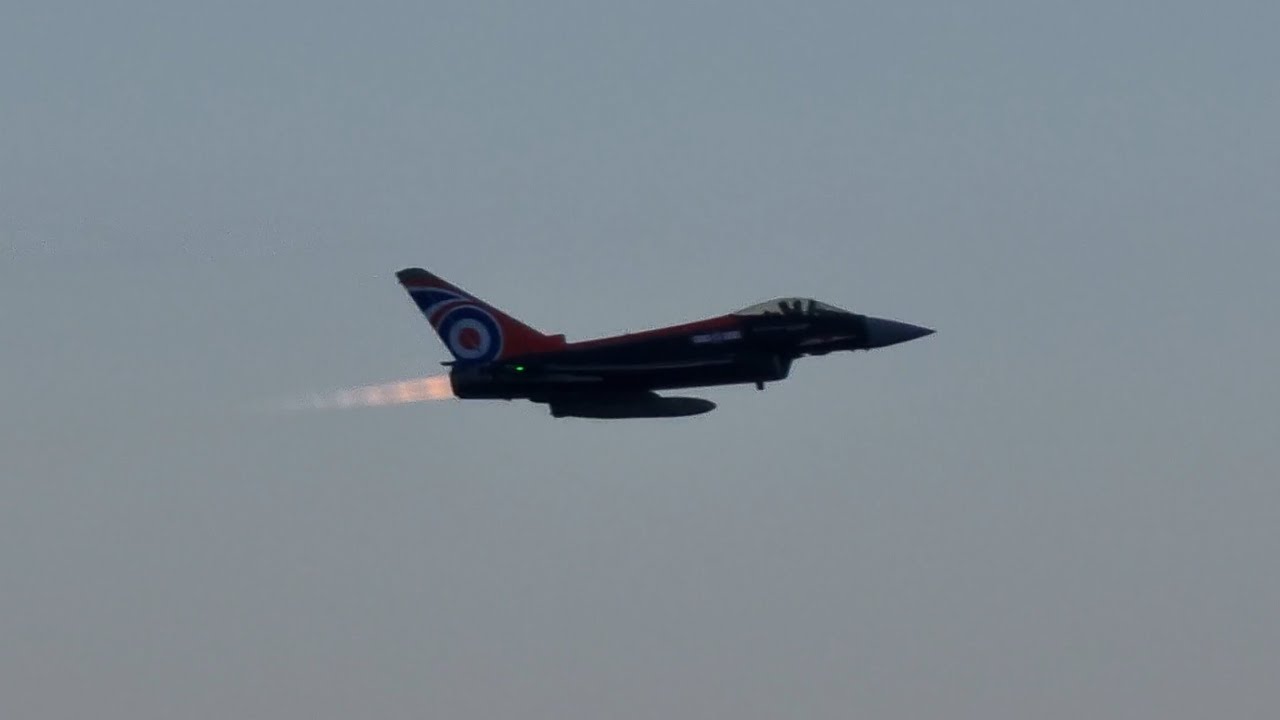 RAF Typhoon dusk display at Bournemouth Air Festival 2022 - YouTube