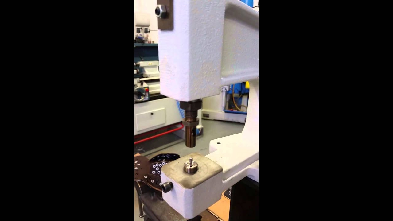 Plastic eyelets press machine - YouTube