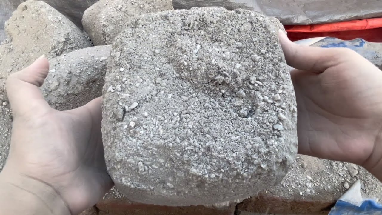 Grainy sand shapes different shapes dry crumbling on floor 🥹barish ne ...