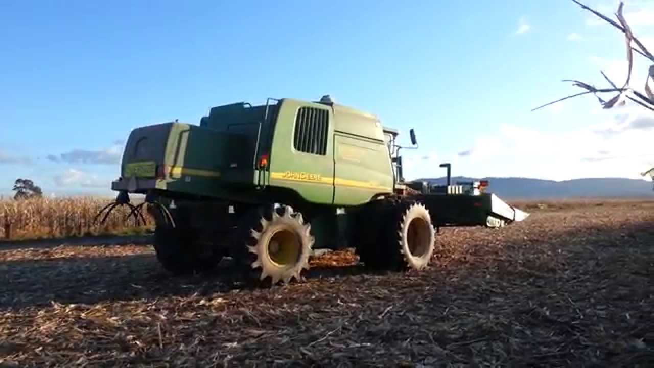 Litchfields JD 9550 Combine Harvester Full Load - YouTube