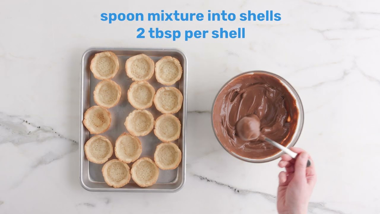 Mini Chocolate Pudding Pies | Pillsbury - YouTube