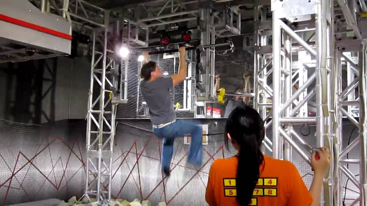 My attempt at Sasuke's Third Stage at Muscle Park - YouTube