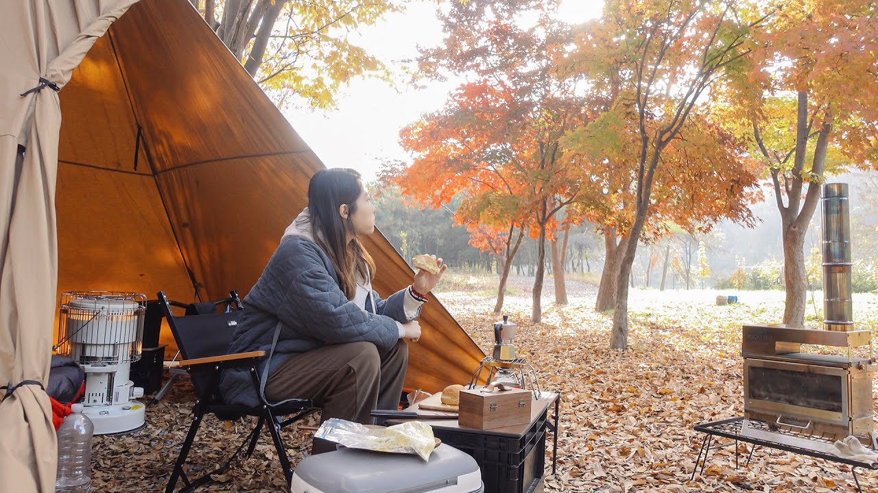 솔로캠핑 셋팅하고 눕고 밥먹고 눕고 단풍부터 혼술까지 모든게 완벽했던 캠핑 화목난로에 피자 구워먹기 역대급 가을