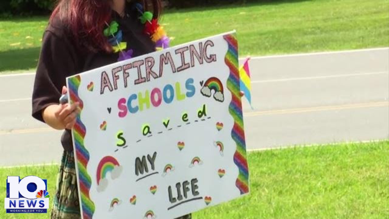 Tensions rise amid Roanoke County LGBTQ debate - YouTube