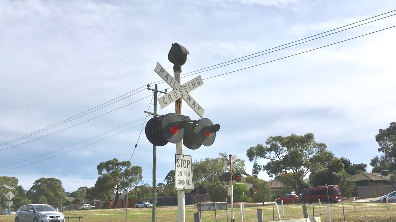 Rare Westinghouse Teardrop Bell! Bungower Rd, Mornington, Vic - YouTube