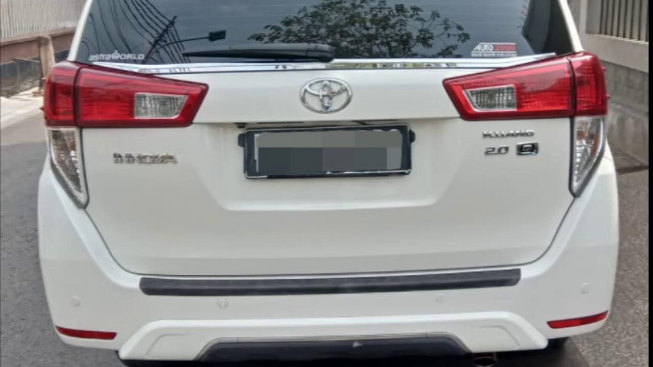 TOYOTA INNOVA Q AT 2016 - YouTube