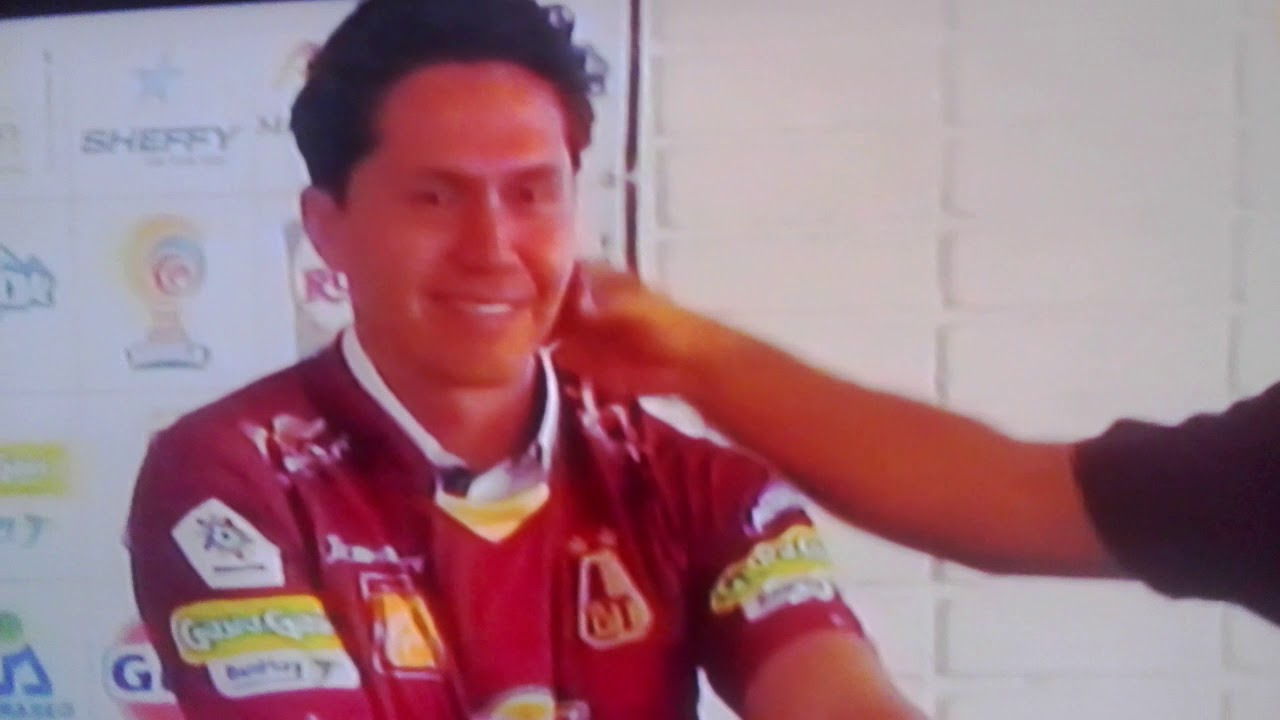 Mi primo en entrevista por win(2) - YouTube