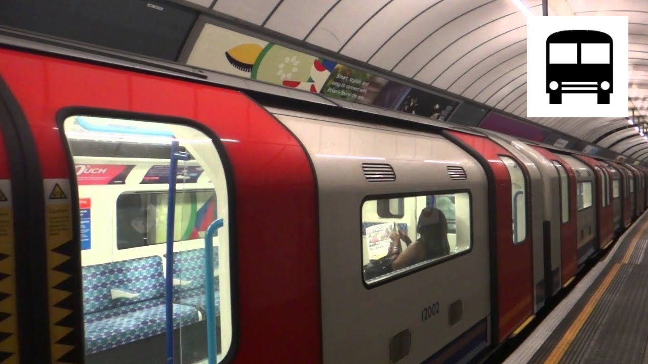 London Underground 2009 Stock - Departing from Vauxhall Station ...