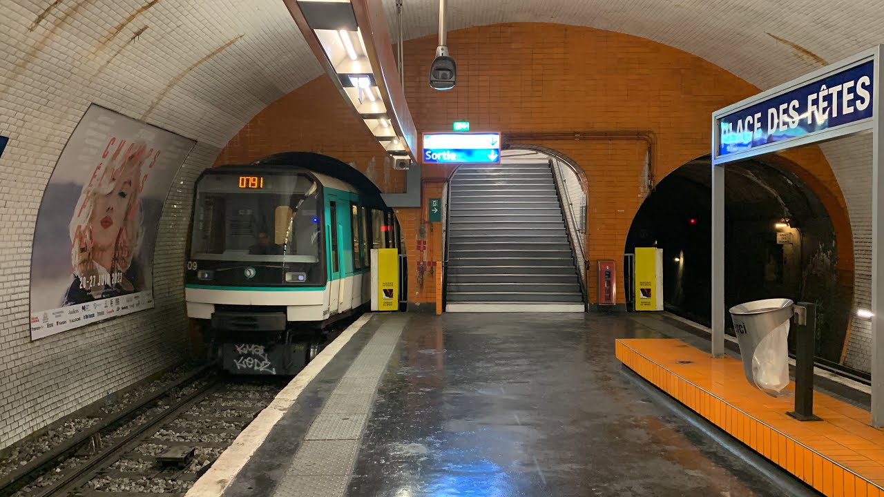 [Paris] Métro-7bis deux MF88 à Place-des-Fêtes - YouTube