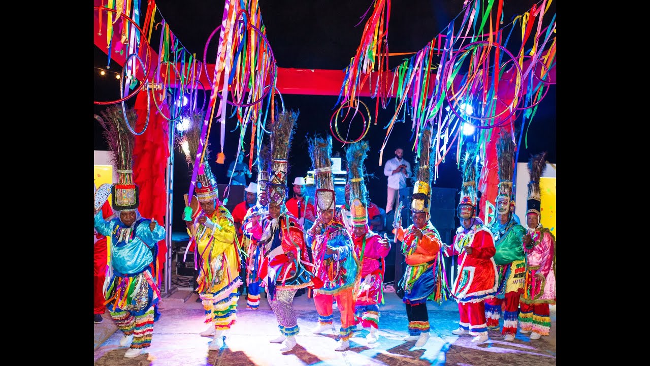 Fiesta de Carnaval - Playa Nueva Romana - YouTube