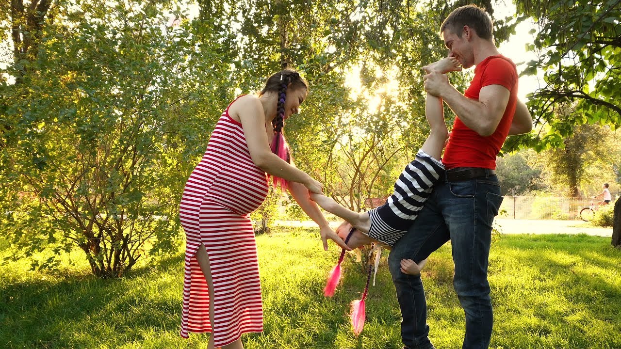 Pregnant Mother Father And Little Daughter Youtube
