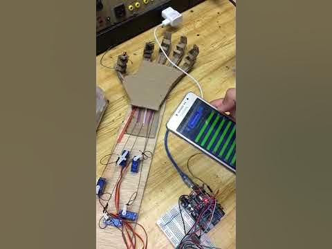 Mano robótica con servomotores - YouTube