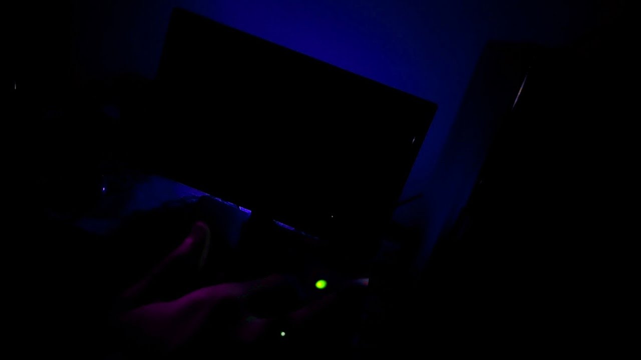 Epic Simple cinematic B roll of my computer (shot on phone) - YouTube