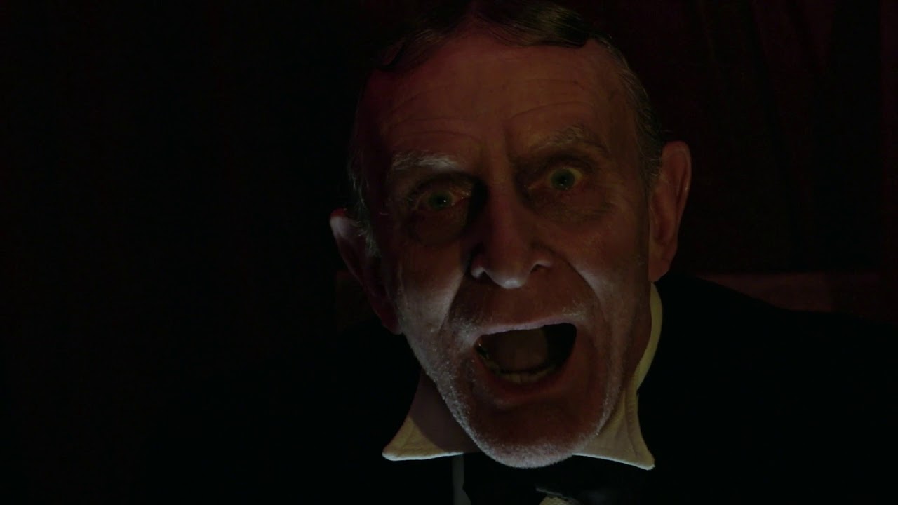 'Head Waiter' - 15 Second Horror Film - YouTube