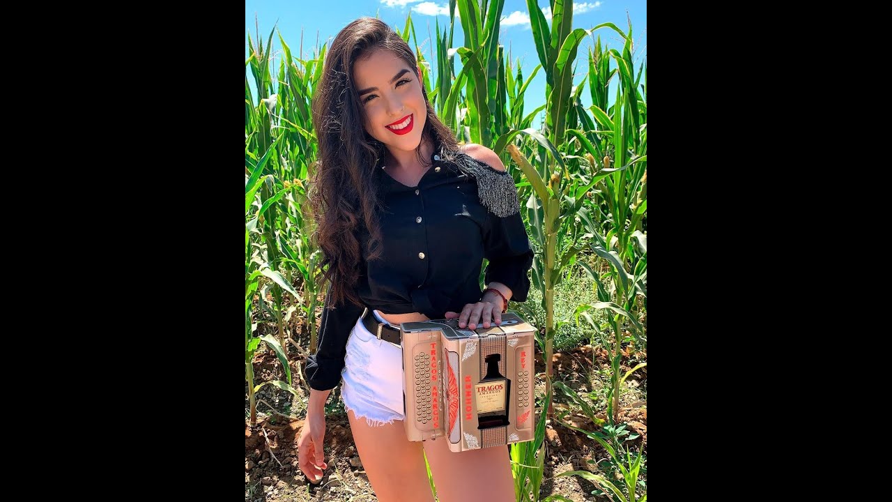 10 Hermosas Chicas Tocando Acordeón - YouTube