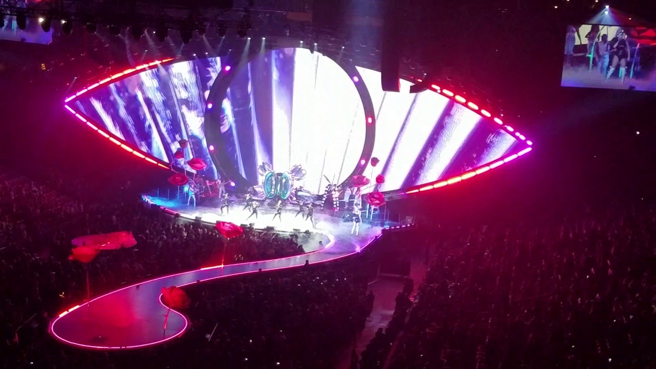 Katy Perry solo E.T. in Denver at Pepsi Center - YouTube
