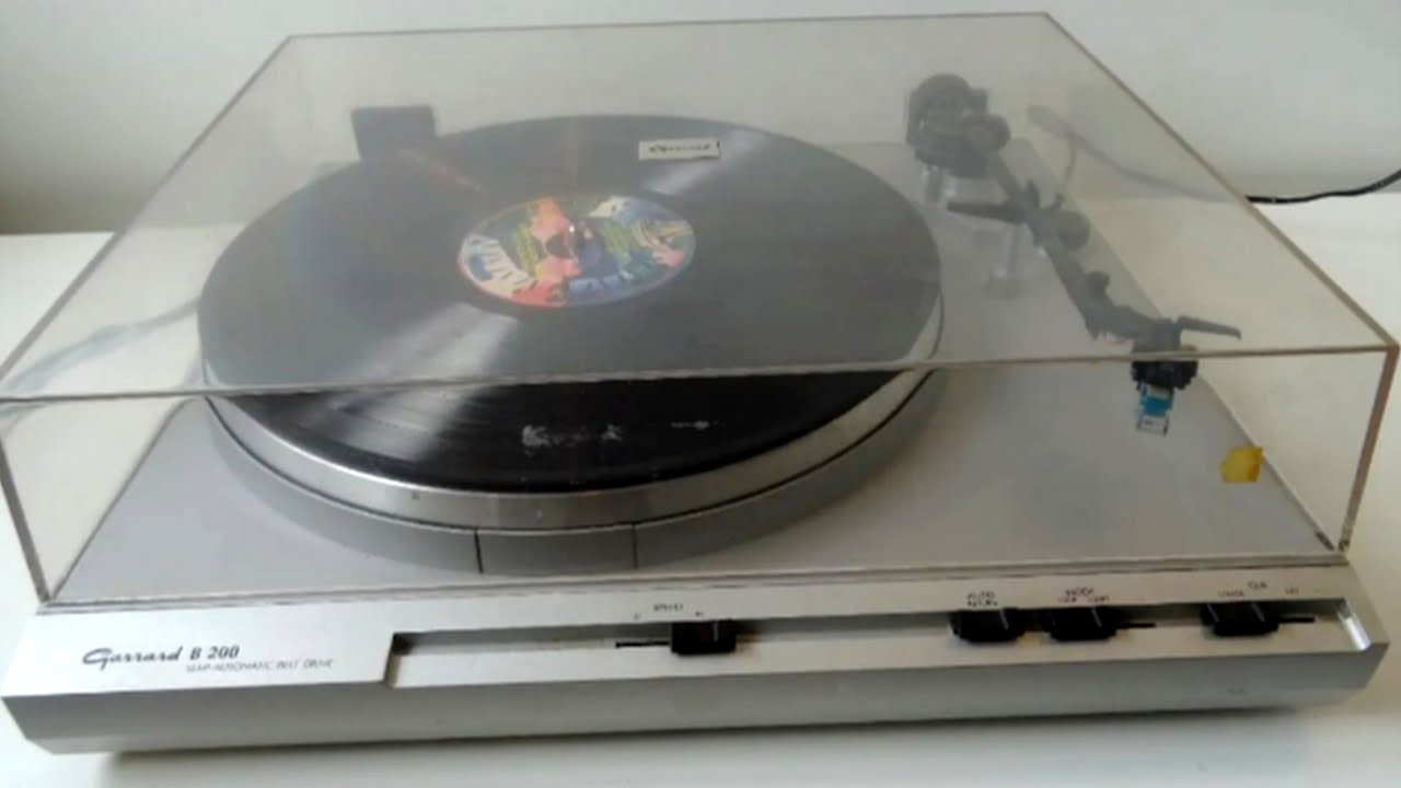 Comprei um toca discos Gradiente Garrard modelo B 200 no Mercado Livre ...