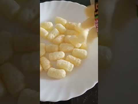 TAIWANESE SNACK GUAIGUAI 乖乖