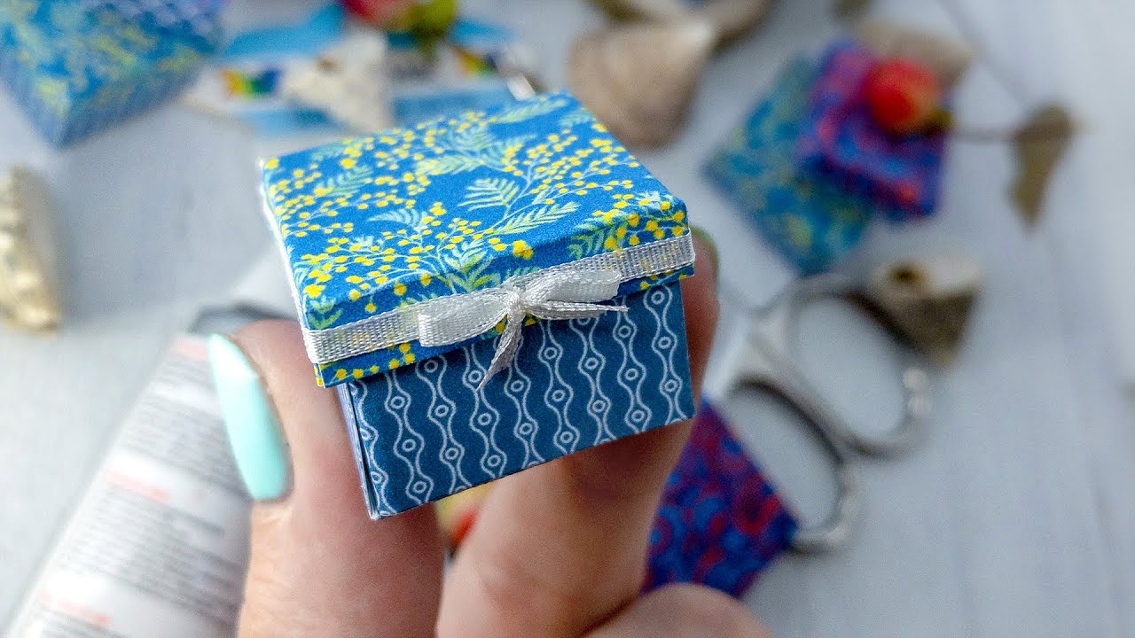 DIY miniature gift boxes for dollhouse | Free tutorial | Printable ...