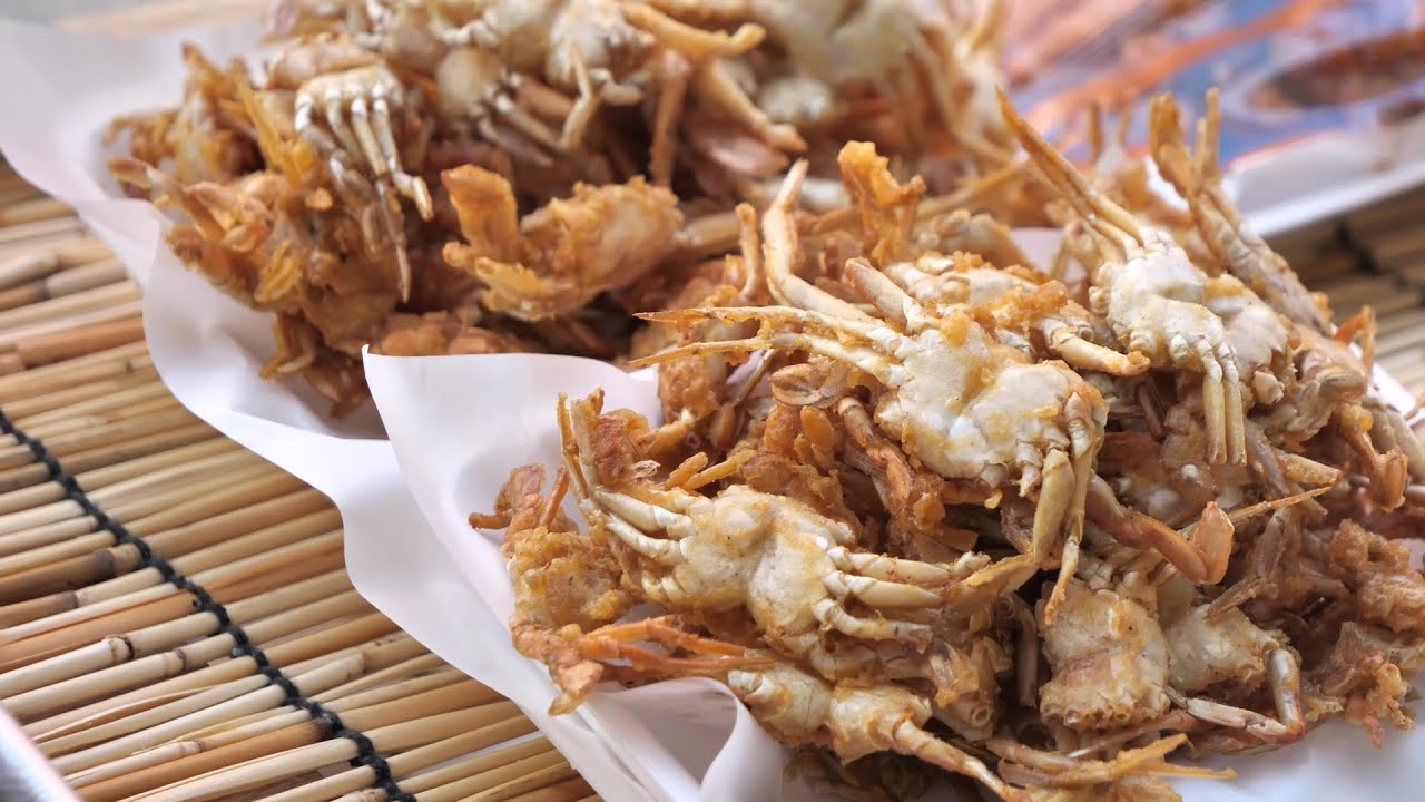 바삭바삭! 쪼~꼬만한 칠게튀김! 후라이드&양념 꼬마 게튀김! Fresh water mini crab fry in cast ...