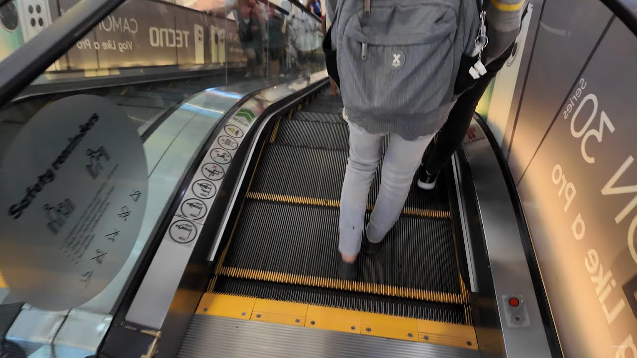 Philippines, SM North EDSA, 2X escalator - YouTube