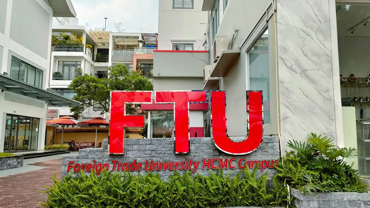Presentation about Foreign Trade University made by English group 4A ...