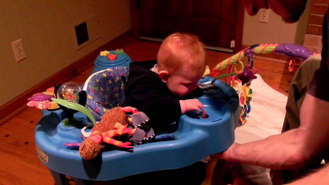 Baby laughing at the wiggling finger - YouTube