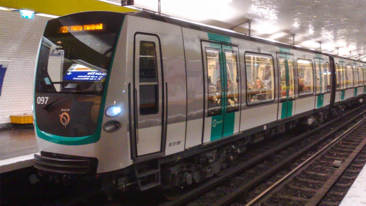 Paris Underground Train MF 01 (M2000) - YouTube