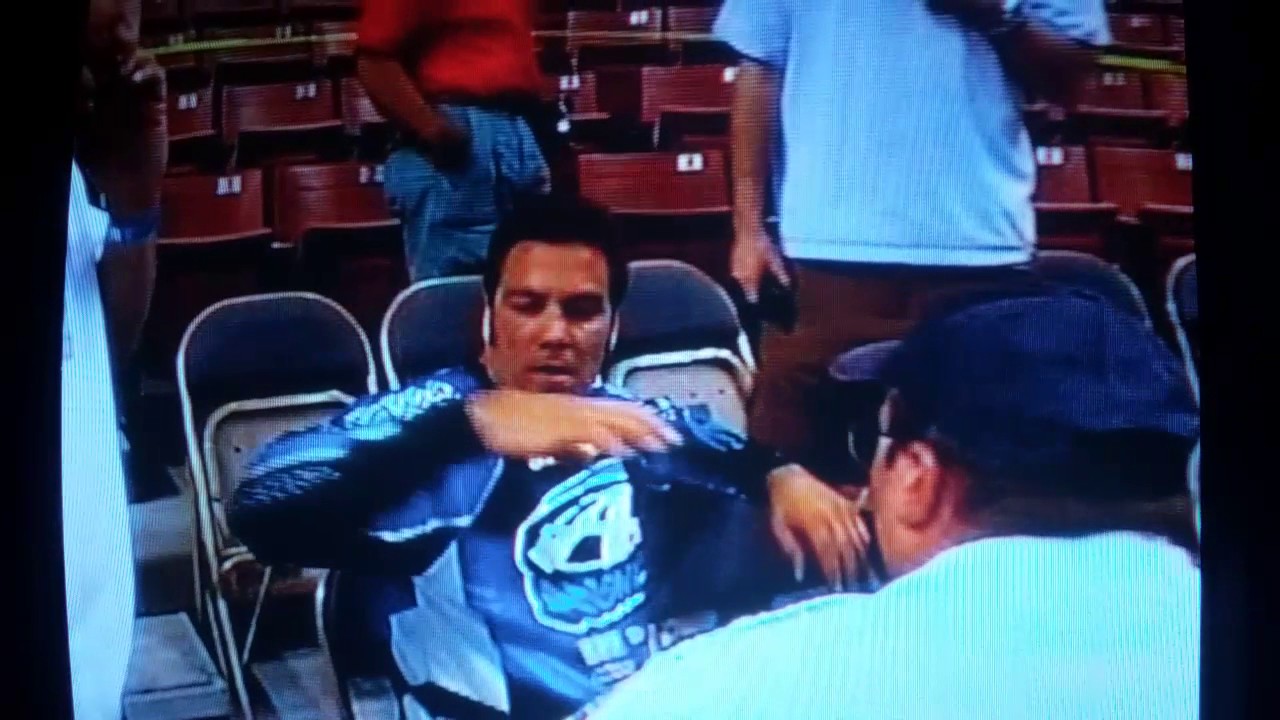 Mad Mike Jones crashes. - YouTube