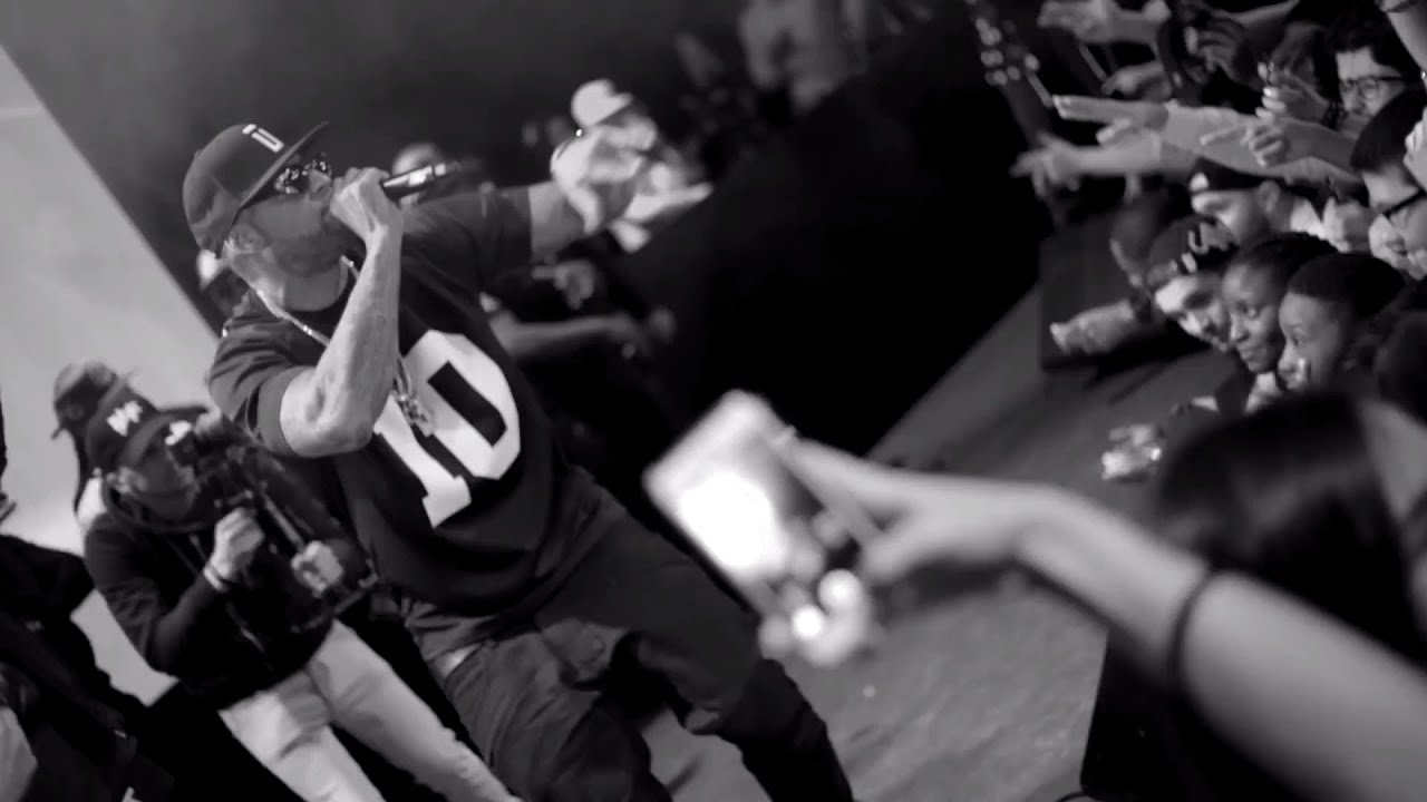 Booba - 92i Veyron | Live à Paris (2016) - YouTube