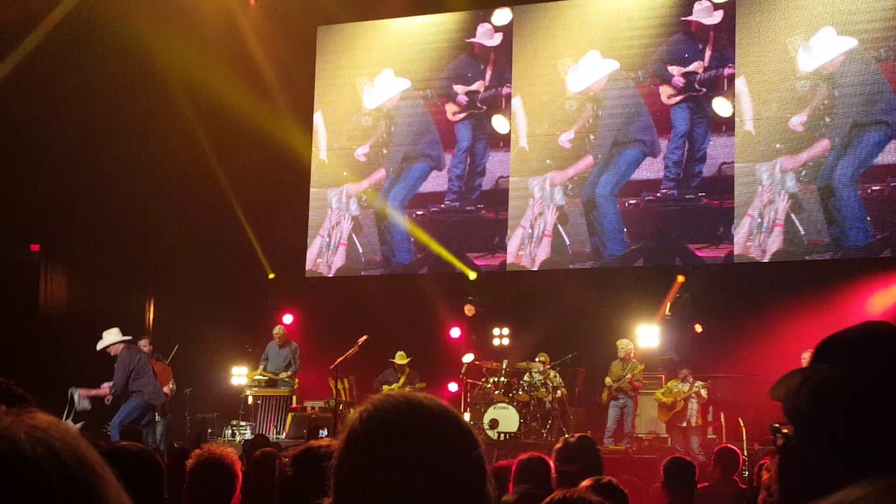 Alan Jackson concert 1 - YouTube