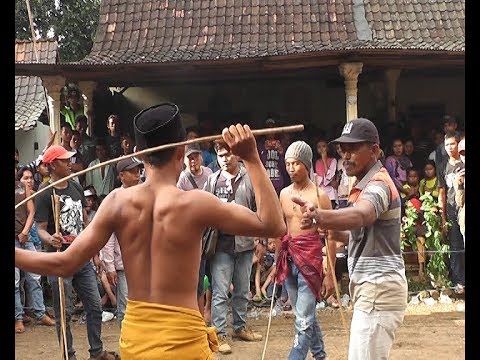 Kesenian Tradisional Ojhung Traditional arts Indonesia battle Ojhung,,2 H264 1296K 24p