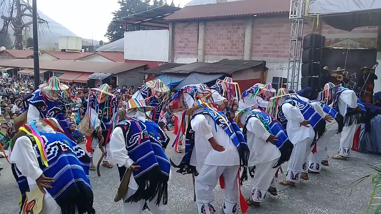 Viejitos de capacuaro - YouTube