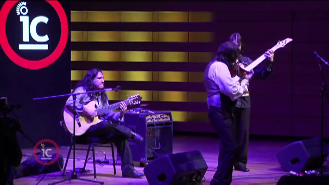 Papaduke - Performs Rapid-Fire Gypsy Tunes - YouTube