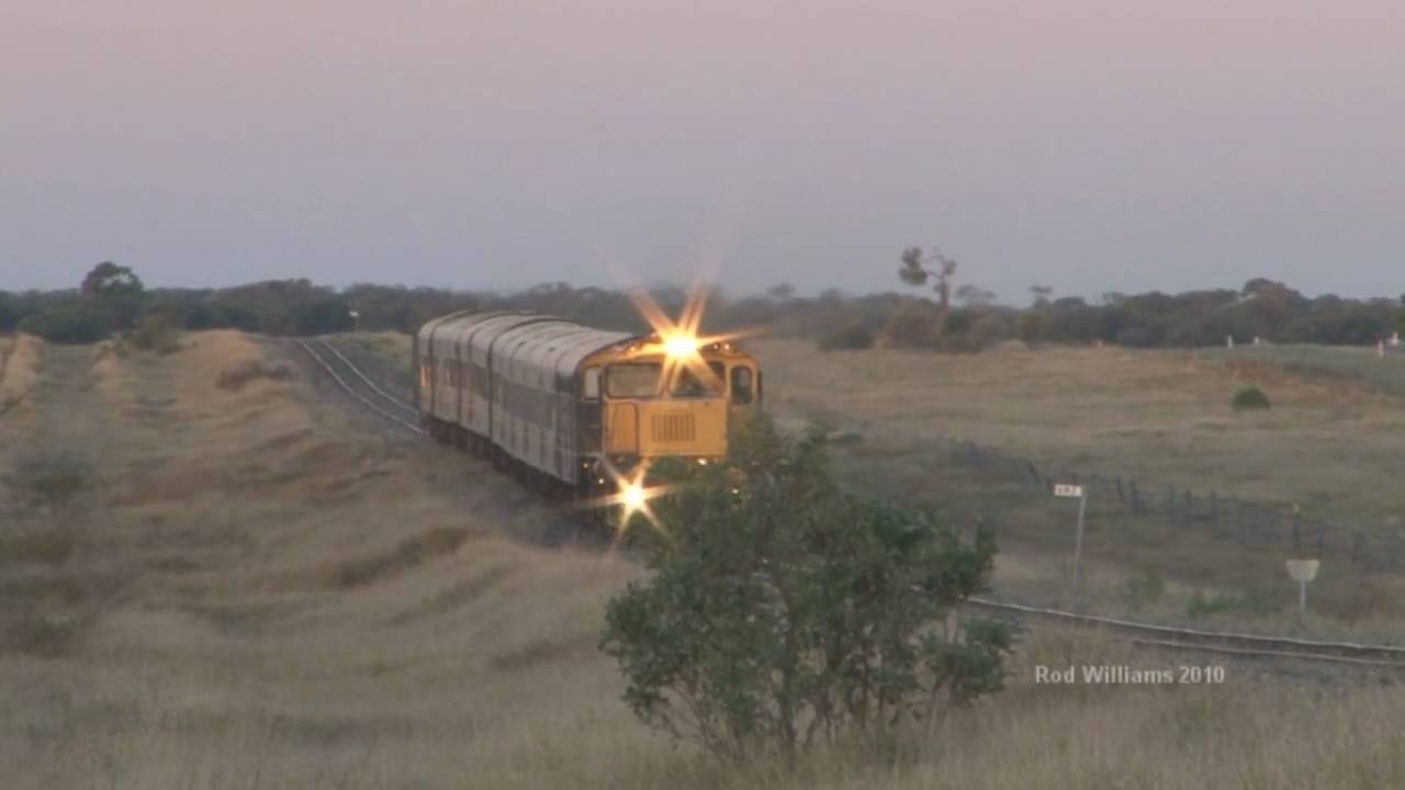 Trains in Australia ; The Spirit Of The Outback ; QR passenger trains ...