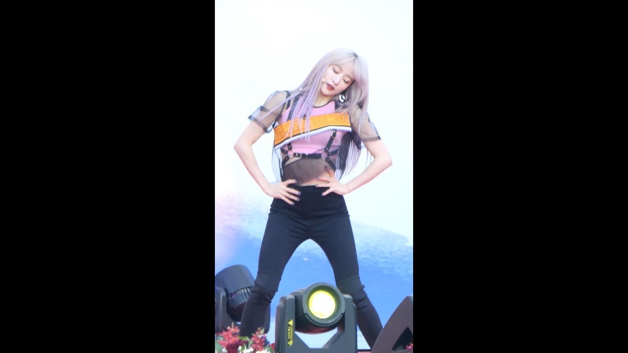 171111 EXID 위아래 (UP&DOWN) [하니] Hani 직캠 Fancam by Mera - YouTube