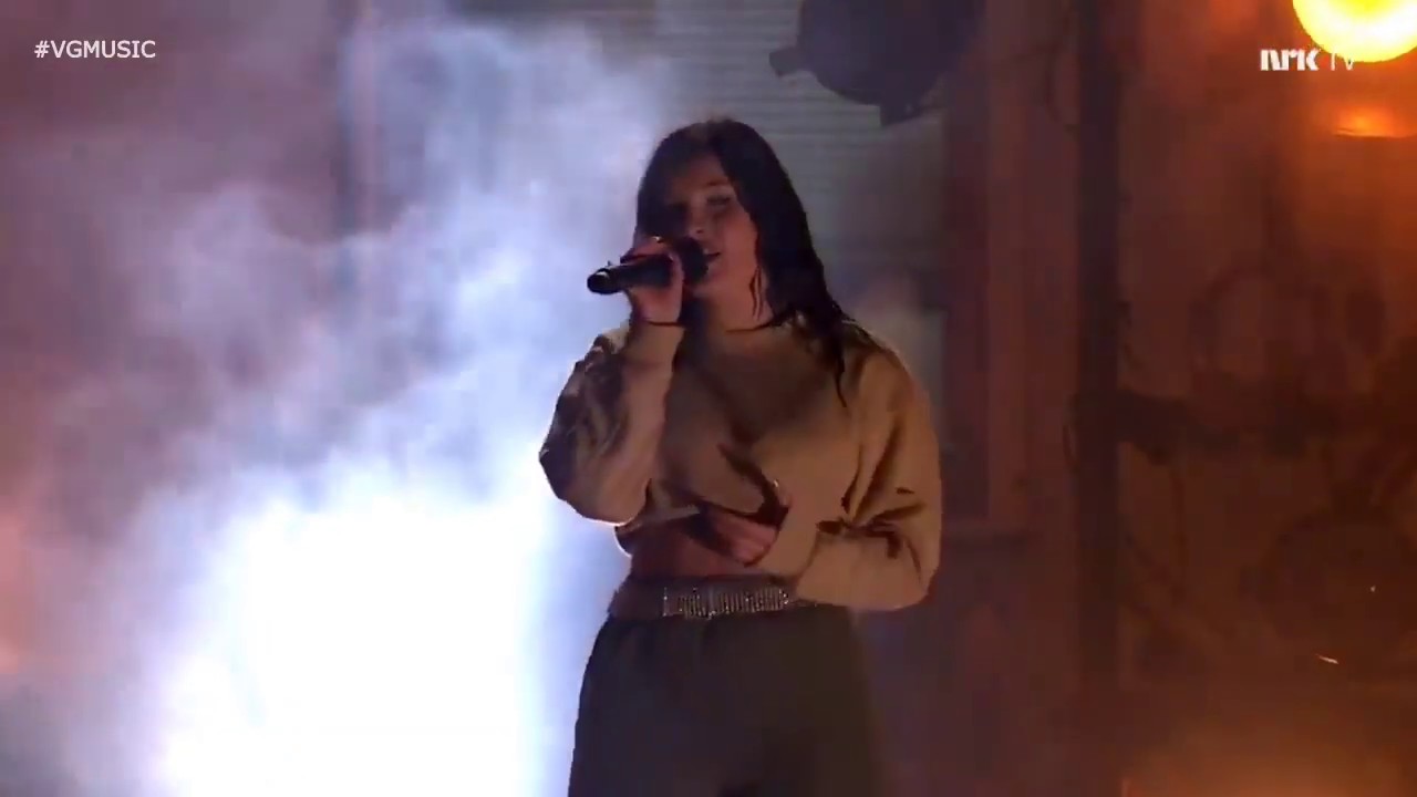 Alan Walker & Torine - Darkside (Live Performance) - YouTube