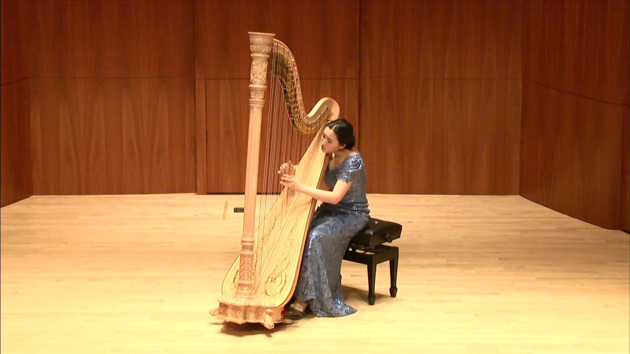 Bach- Lute Suite in c minor BWV997 Prelude and Fugue - YouTube
