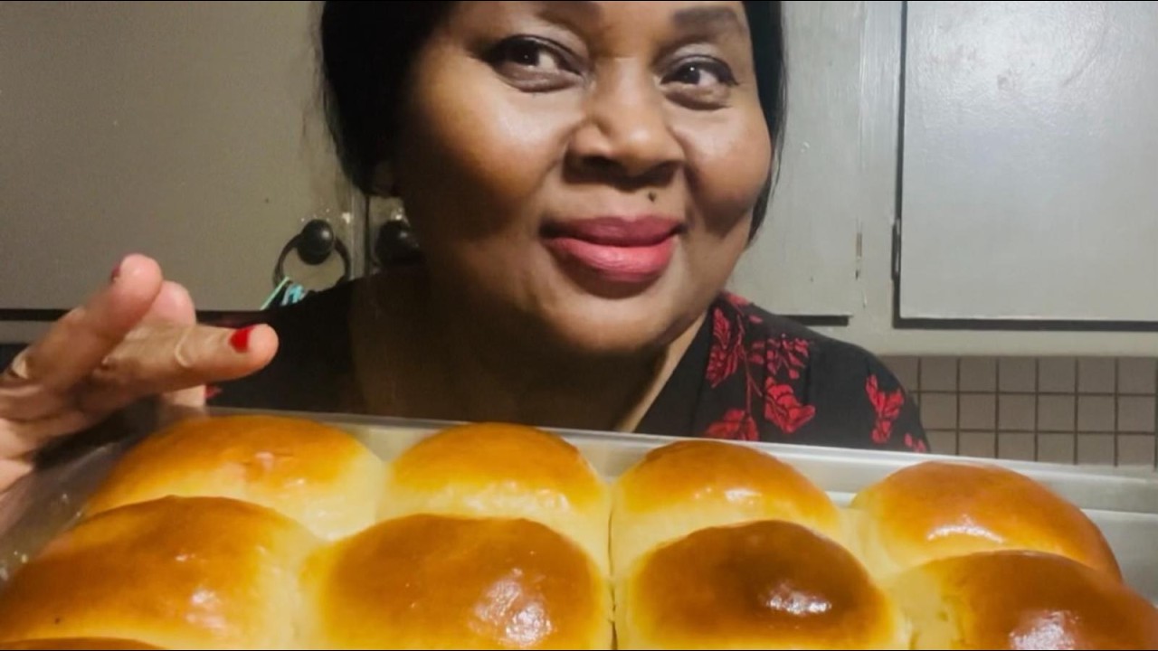 Best Soft & Fluffy Dinner Rolls | Easy Homemade Recipe - YouTube