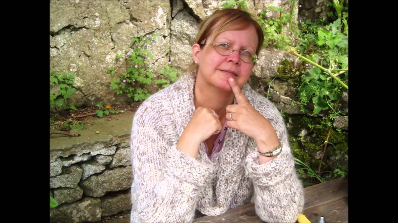 Mrs Penfold does her best after years of daftness off Mr P - YouTube